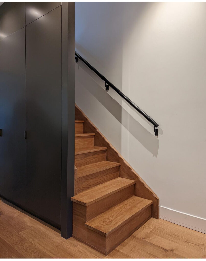 What Are the Best Handrail Ideas for a Narrow Staircase?